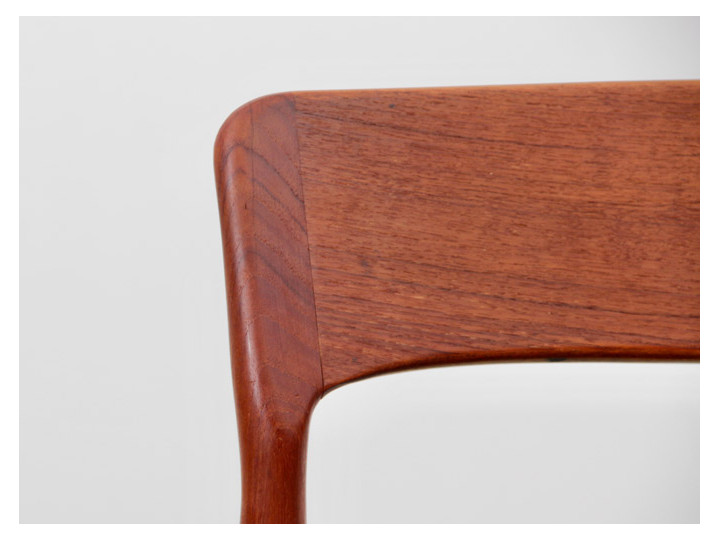 Mid-Century modern scandinavian set of 8 teck chairs model 26 by ...