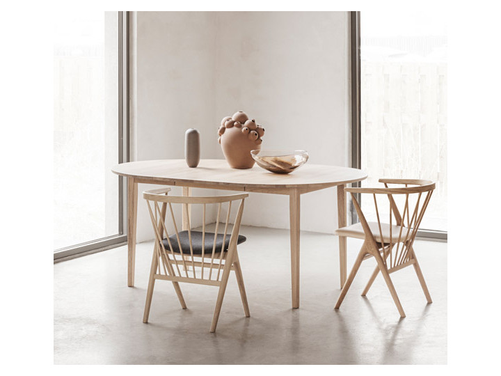 Scandinavian dining table No 3 extensions available (oak) | Galerie Møbler