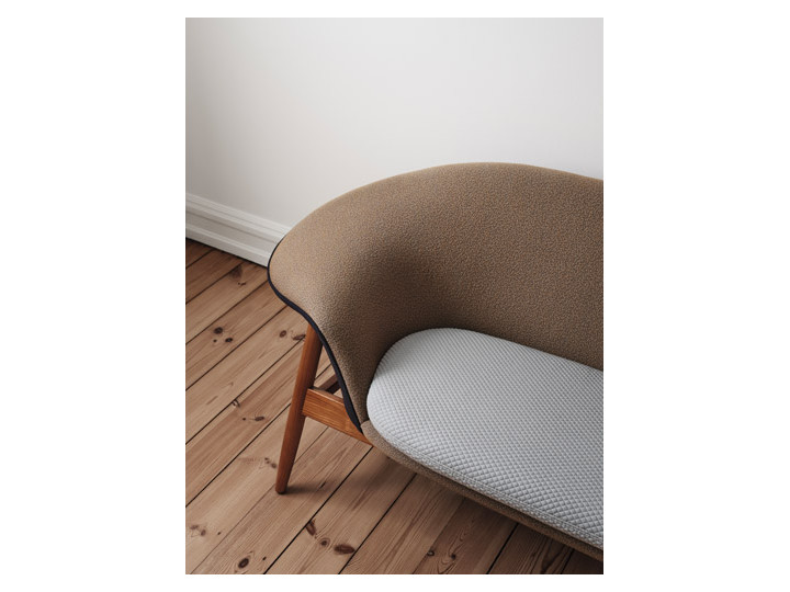 Scandinavian fried egg sofa | Galerie Møbler