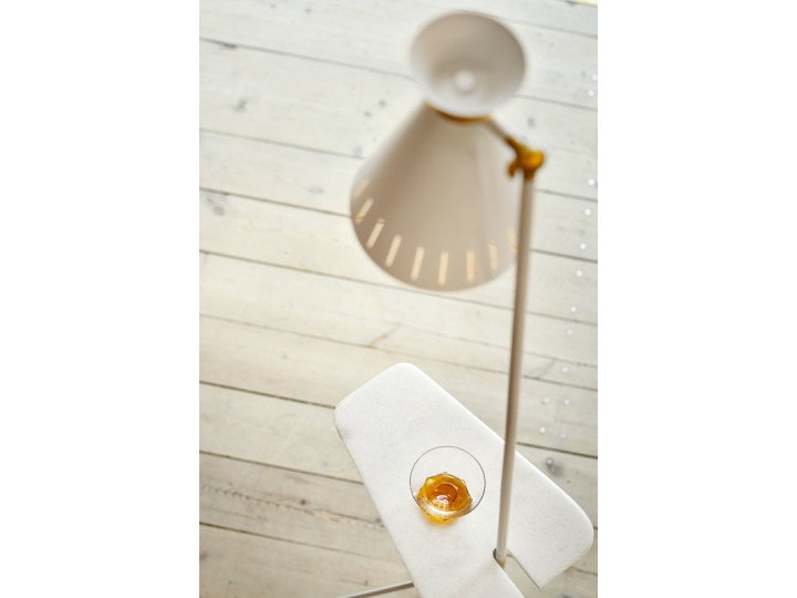 Lampadaire scandinave Cone avec tablette en marbre nouvelle édition ...