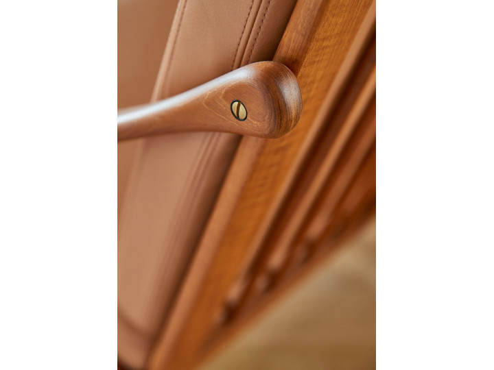 Mid-century modern scandinavian Lean back lounge chair | Galerie Møbler