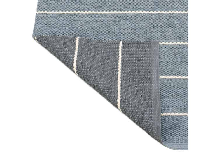 Pappelina plastic rug model Carl Large | Galerie Møbler