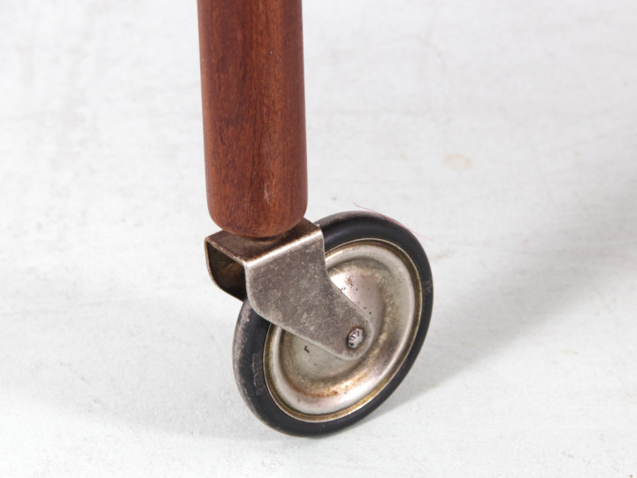 Desserte scandinave à roulette en teck | Galerie Møbler