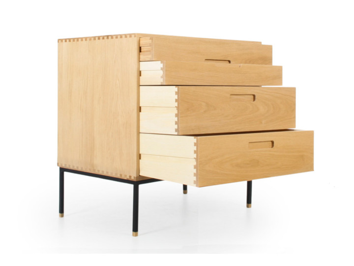 Commode sur mesure. Modèle Cosmopol, 4 tiroirs | Galerie Møbler