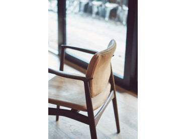 Mid-Century modern SJ.67 Captain chair by Erik Buck New édition ...