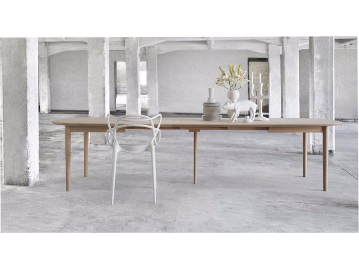 Scandinavian extendable dining table model Classic 215. 6/26 pers ...