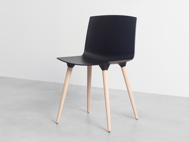 Chaise scandinave modèle TAC Nylon 4 coloris.