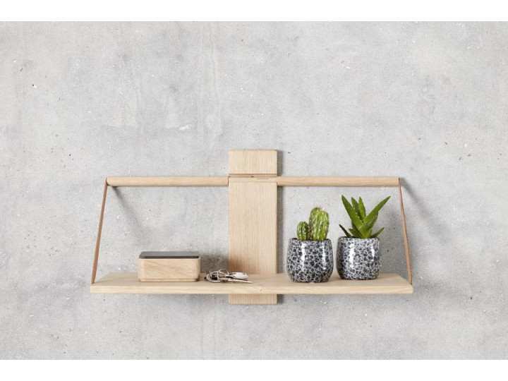 Scandinavian Wood Wall Shelf | Galerie Møbler