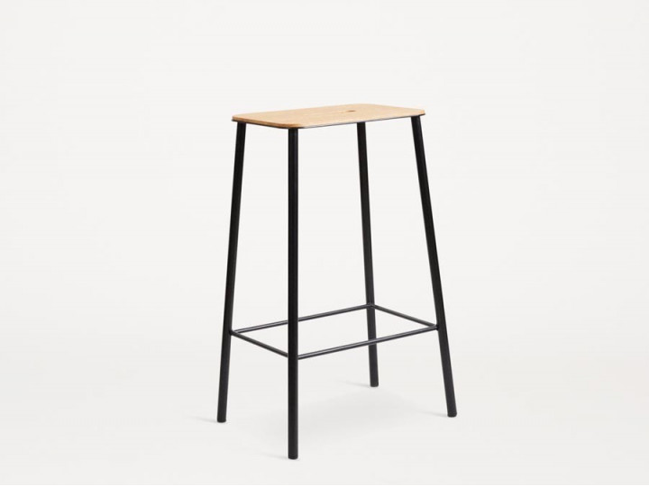 Adam Bar Stool. H65 cm ou H76 cm. Chêne. Assise rectangulaire ...