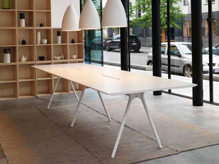 Camelot conference table 6250. 4 different sizes. From 200 cm to 590 cm ...