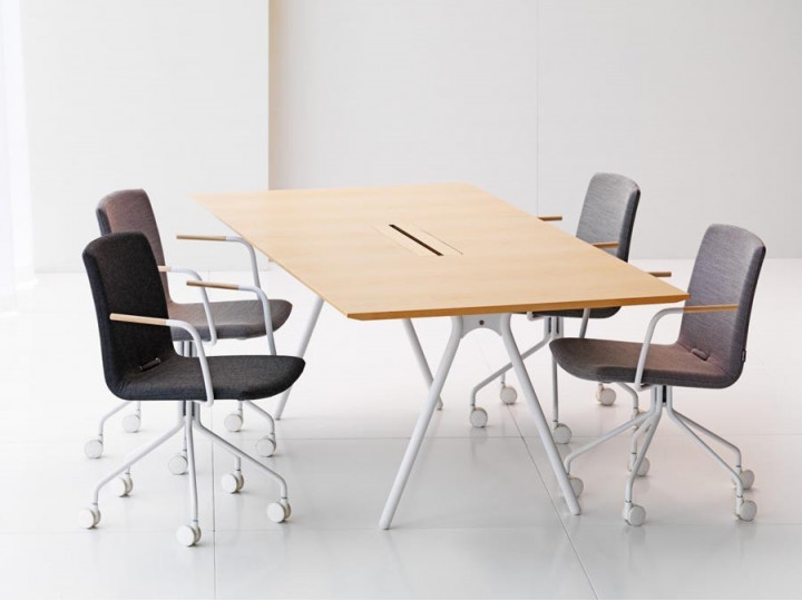 Camelot conference table 6250. 4 different sizes. From 200 cm to 590 cm ...