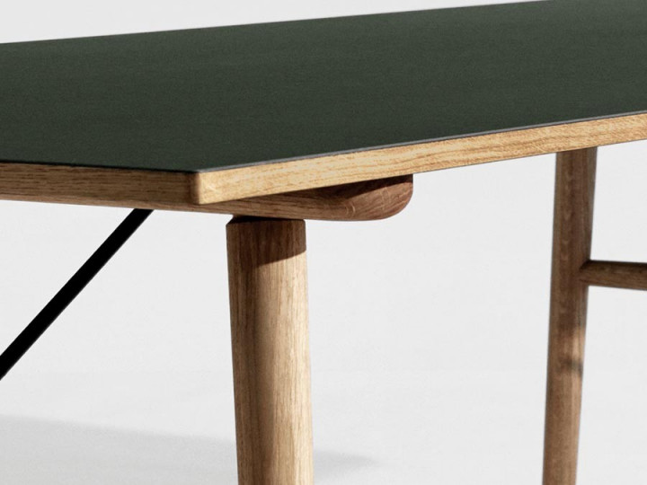 HELKA Table, black legs, 2 sizes, 4 color top | Galerie Møbler