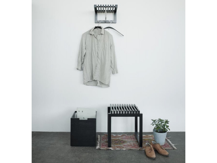 Mini-penderie scandinave modèle Cutter. Chêne noir. | Galerie Møbler