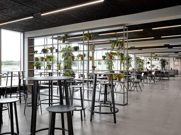 Revolver High Table | Galerie Møbler
