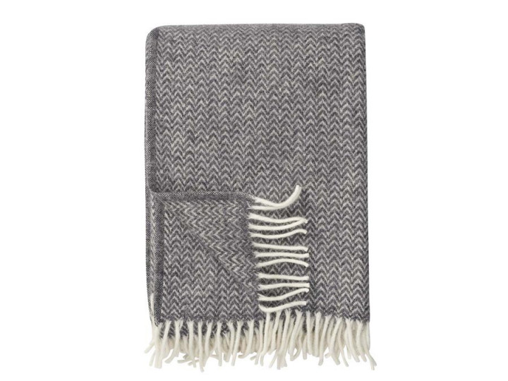 Chevron throw 130 x 180 cm. 100% eco lambs wool. | Galerie Møbler ...