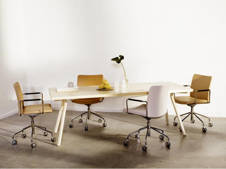 Bespoke Angle table. Table to your size | Galerie Møbler