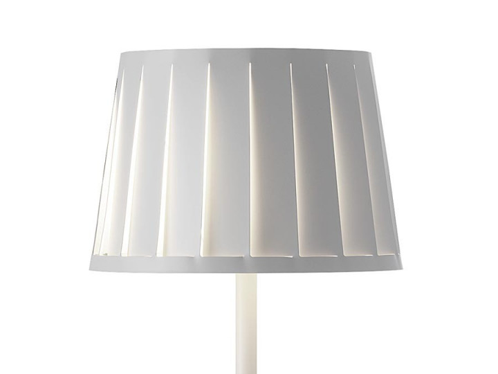 AVS Floor Lamp | Galerie Møbler