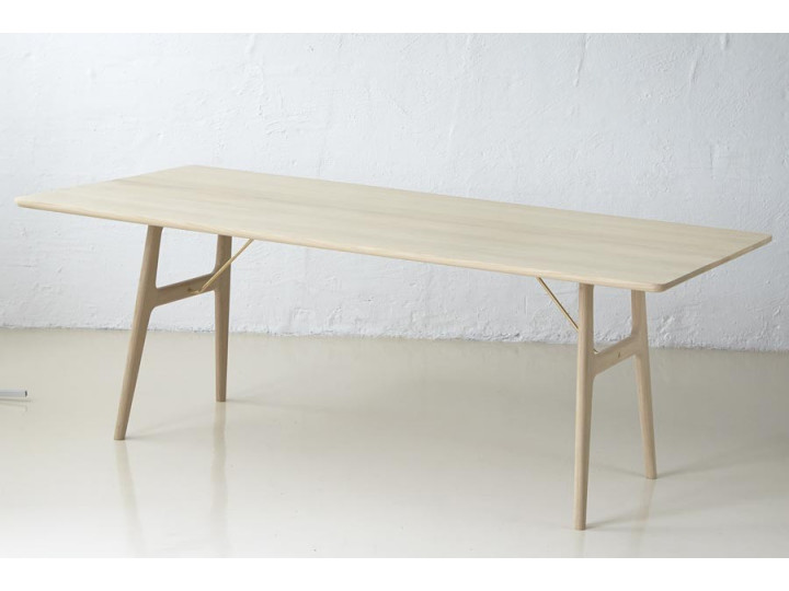 RM13 dining table, 6 dimensions | Galerie Møbler