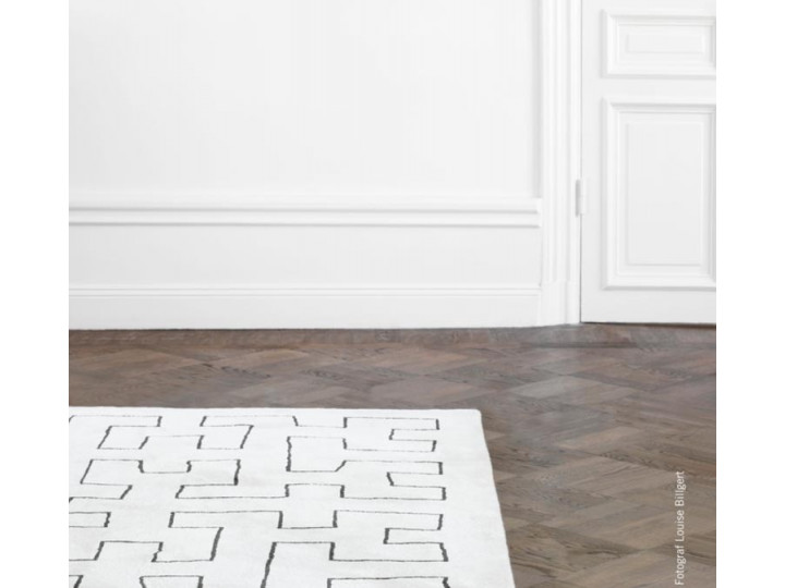 Custom hand knotted Maze rug | Galerie Møbler