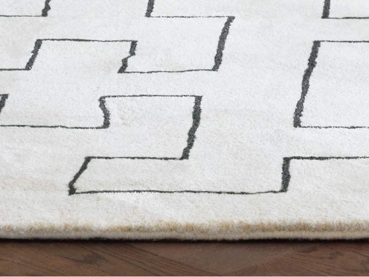 Custom hand knotted Maze rug | Galerie Møbler