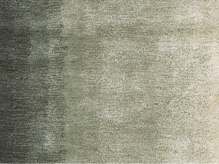 Custom hand tufted Gradient rug. 3 colors | Galerie Møbler