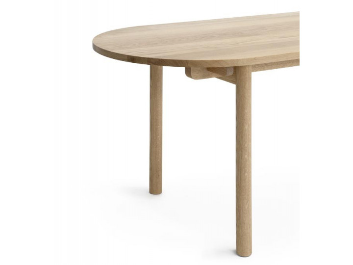 Basic dining table oval (ash). 3 sizes | Galerie Møbler