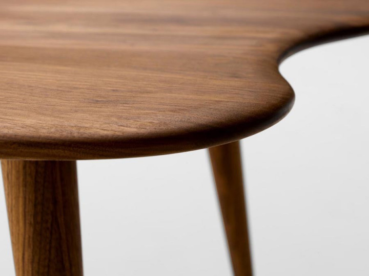 Strawberry coffee table AK 2560 | Galerie Møbler