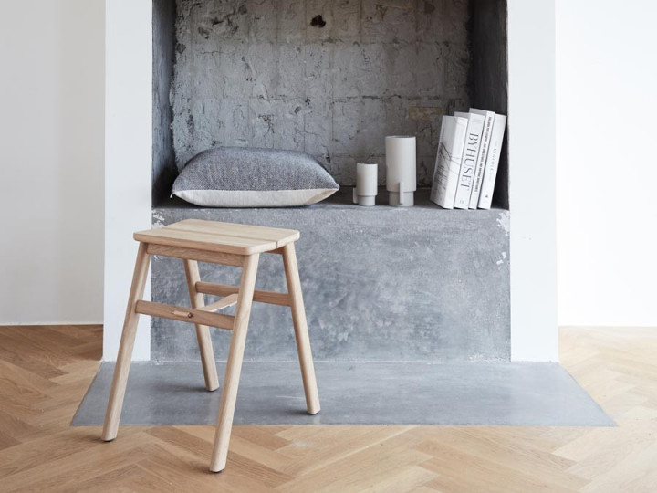 Angle Stool | Galerie Møbler