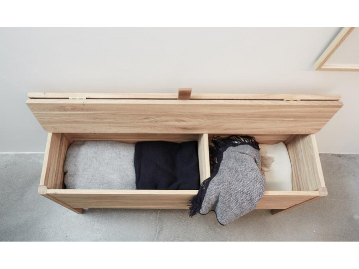A Line Storage Bench, Oak | Galerie Møbler