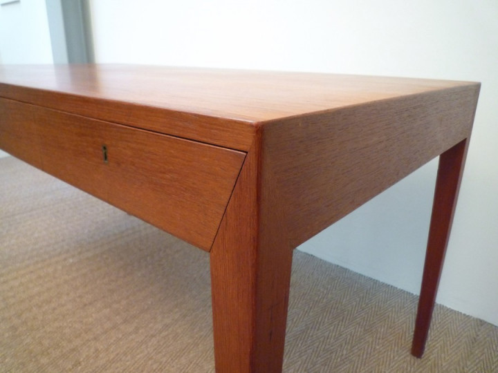 Teak desk | Galerie Møbler