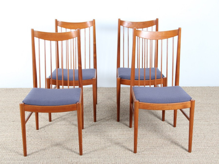 Set of 4 teak chairs model 422 | Galerie Møbler