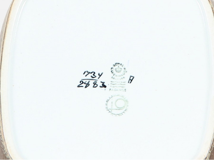 Square dish Royal Copenhagen Baca model 1734/2883 | Galerie Møbler