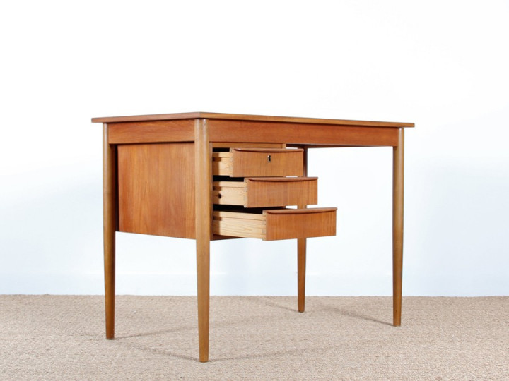 Scandinavian teak desk | Galerie Møbler