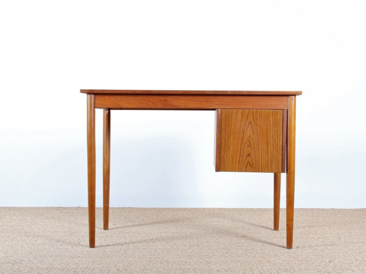 Scandinavian teak desk | Galerie Møbler