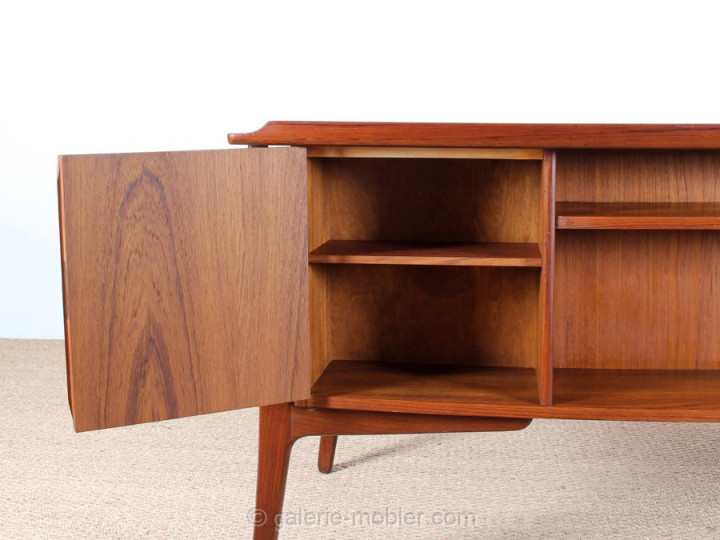 Scandinavian teak desk | Galerie Møbler