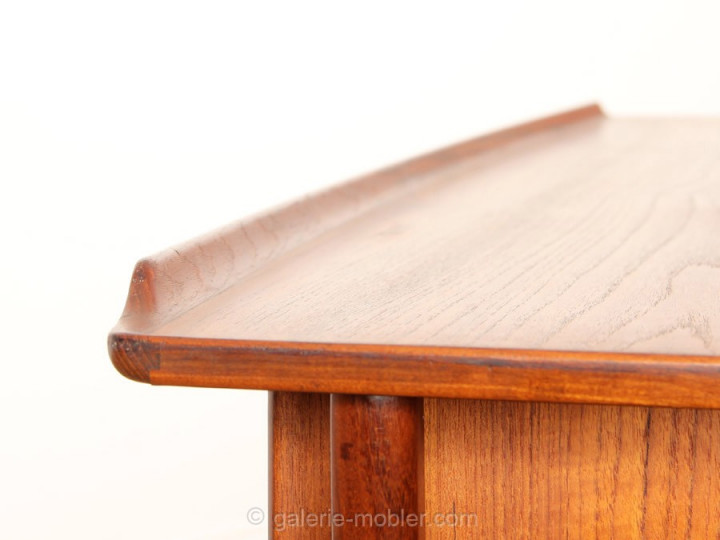 Scandinavian teak desk | Galerie Møbler