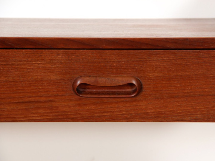 Chevet mural ou tablette scandinave en teck | Galerie Møbler