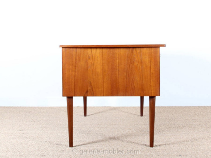 Scandinavian teak desk | Galerie Møbler