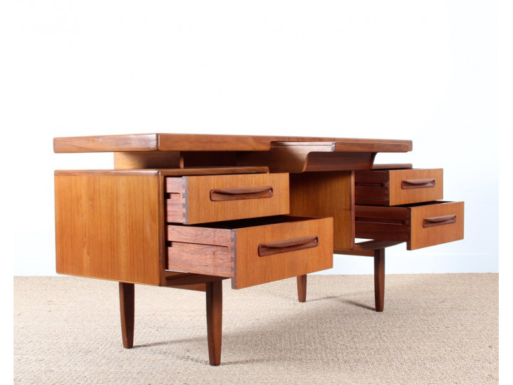Teak desk | Galerie Møbler