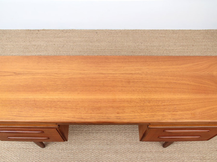 Teak desk | Galerie Møbler