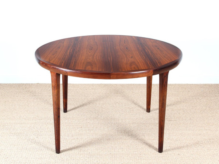 Extendable circular dining table in Rio rosewood | Galerie Møbler