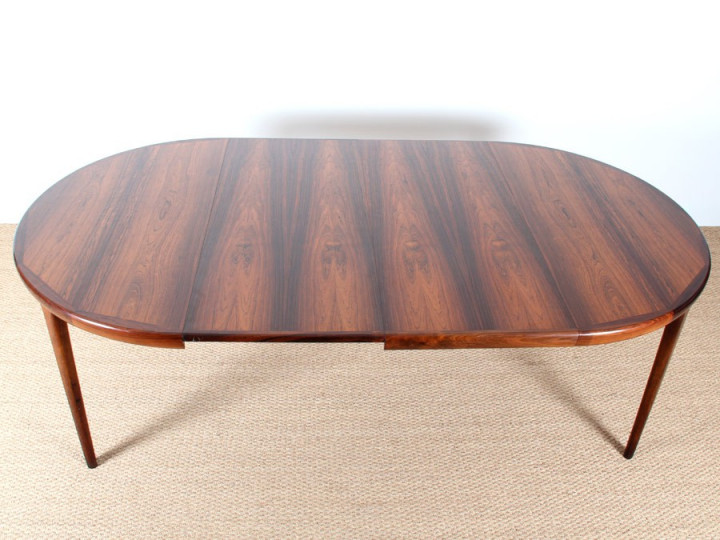 Extendable circular dining table in Rio rosewood | Galerie Møbler