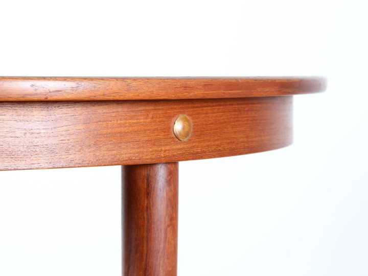 Scandinavian extendable round table in teak, 4/10 seats. | Galerie Møbler