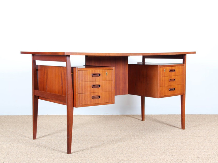 Scandinavian teak desk | Galerie Møbler