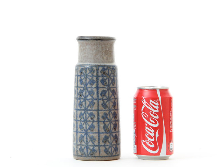 Small cylinder vase with blue patterns | Galerie Møbler