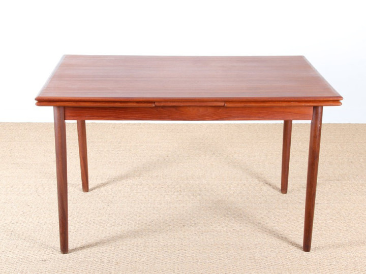 Scandinavian dining table in teak 4/6 seats | Galerie Møbler