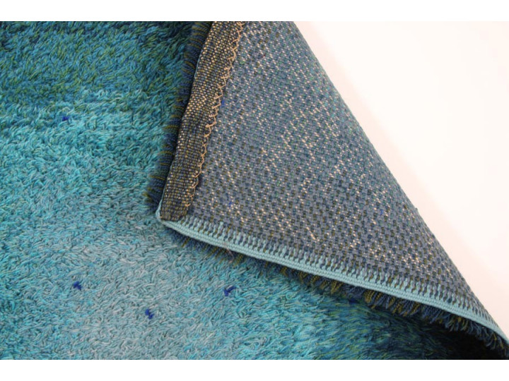 Rya rugs in wool with blue concentric motifs. | Galerie Møbler