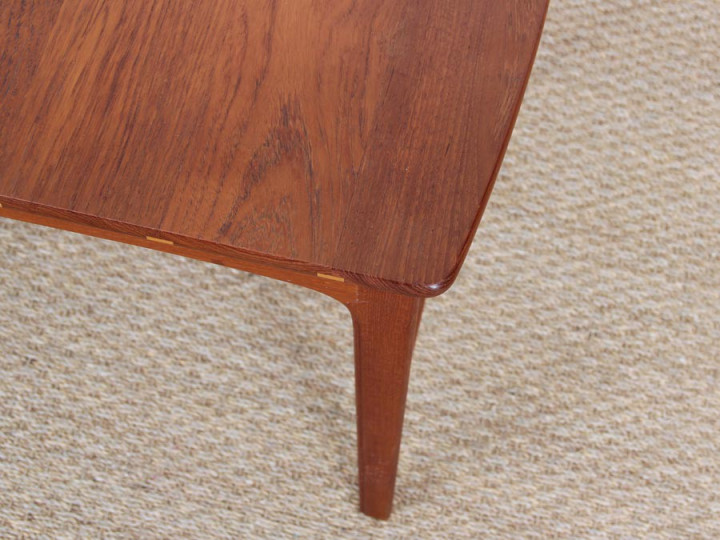 Mid-Century modern side table in solid teak by Yngvar Sandström ...