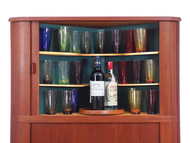 Angle bar cabinet with tambour doors | Galerie Møbler