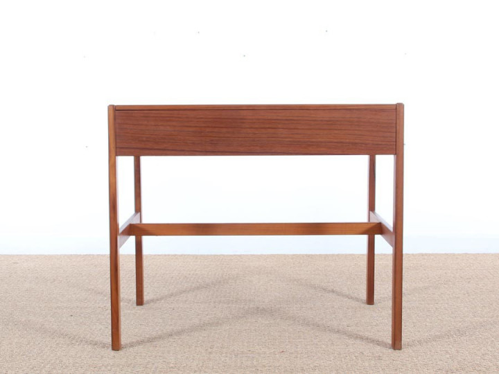 Mid-Century Modern desk in teak model 82 by Arne Walh Iversen | Galerie ...